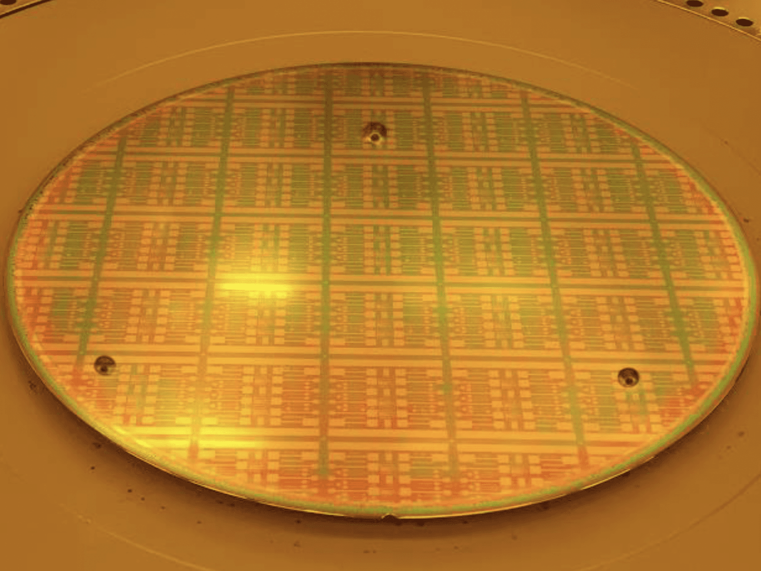 200 mm wafer level processing of QDot™ quantum dot n-type ink | imec
