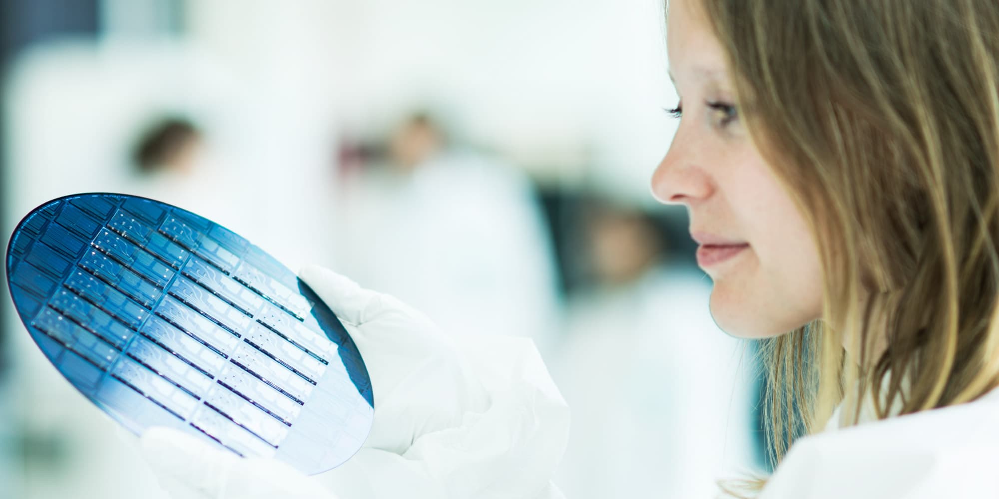 Imec and Ghent University Present a Smart Contact Lens Mimicking the ...