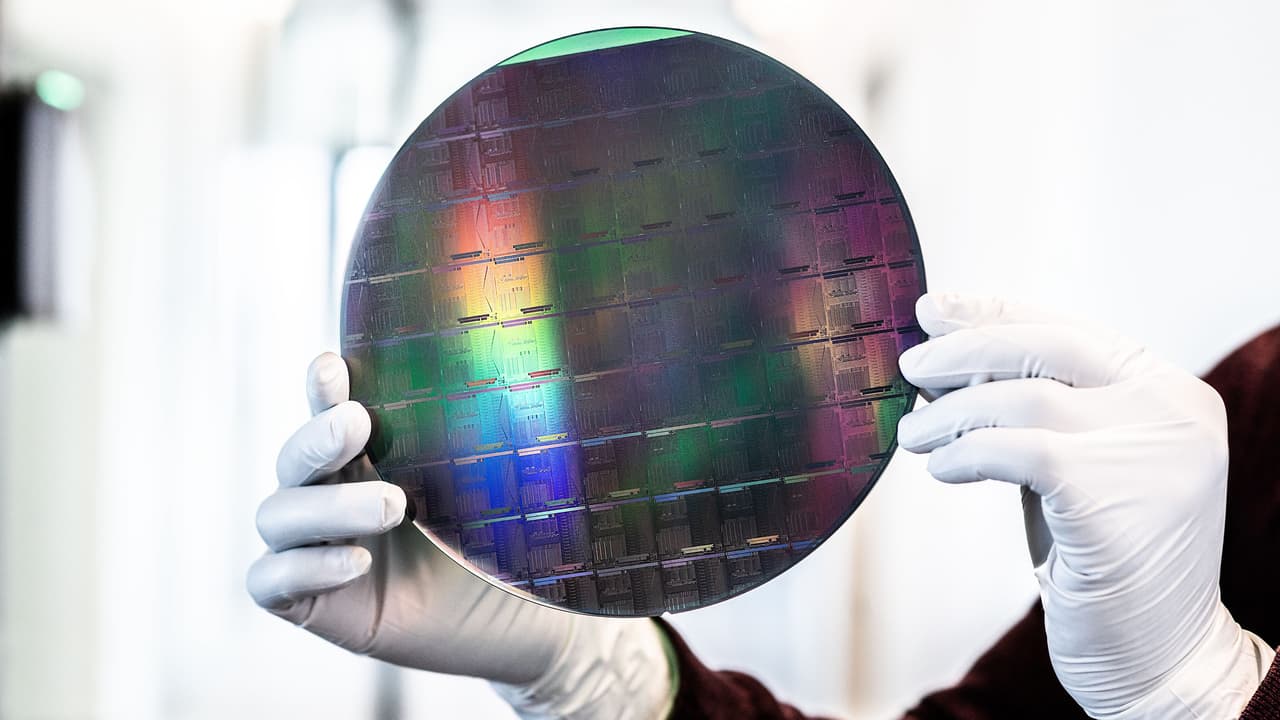 Sentea unveils the world’s first FBG fiber sensor Interrogator-on-Chip ...