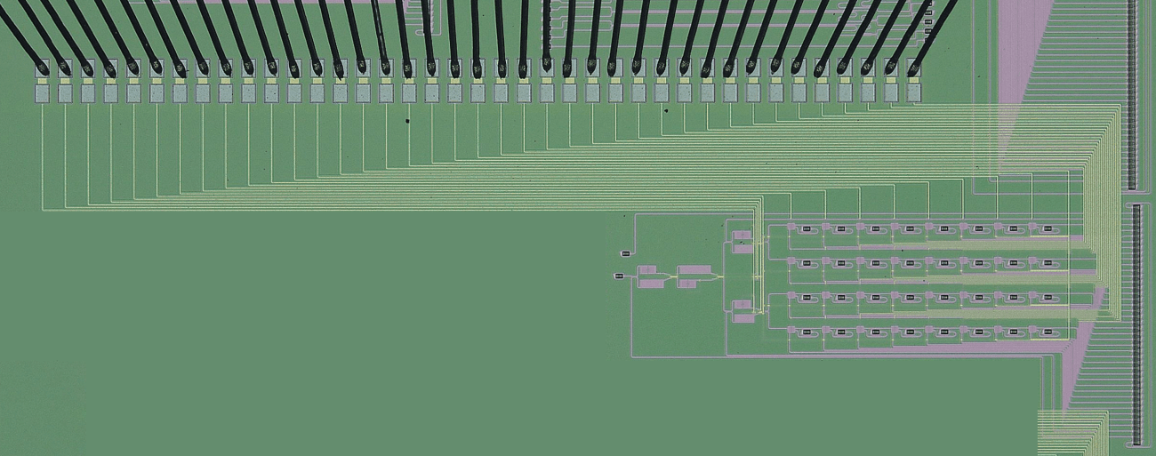 Compact 32-channel silicon-based WDM