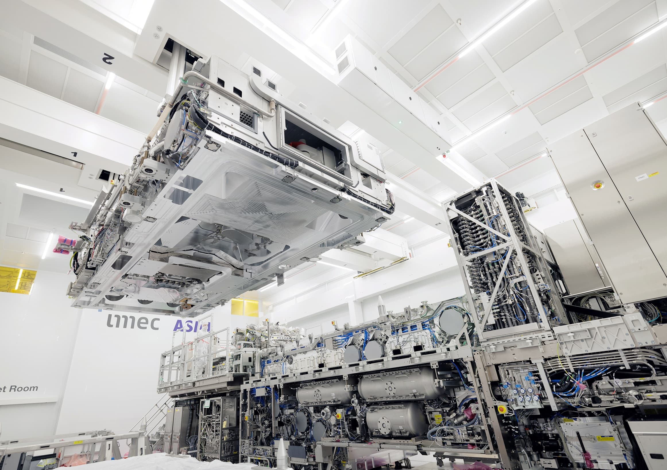 Infrastructure: semiconductor cleanrooms and labs | imec