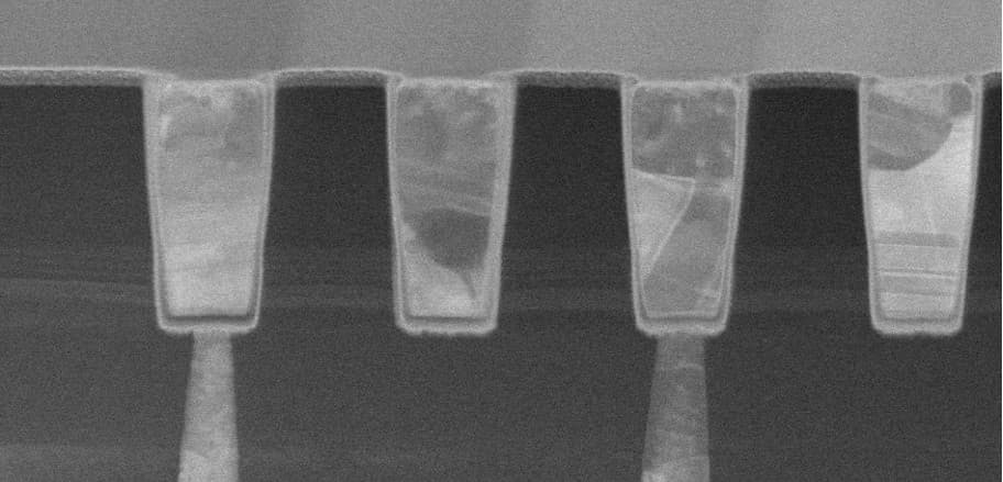 D2W hybrid bonding with 2-µm Cu interconnect pad pitch | imec