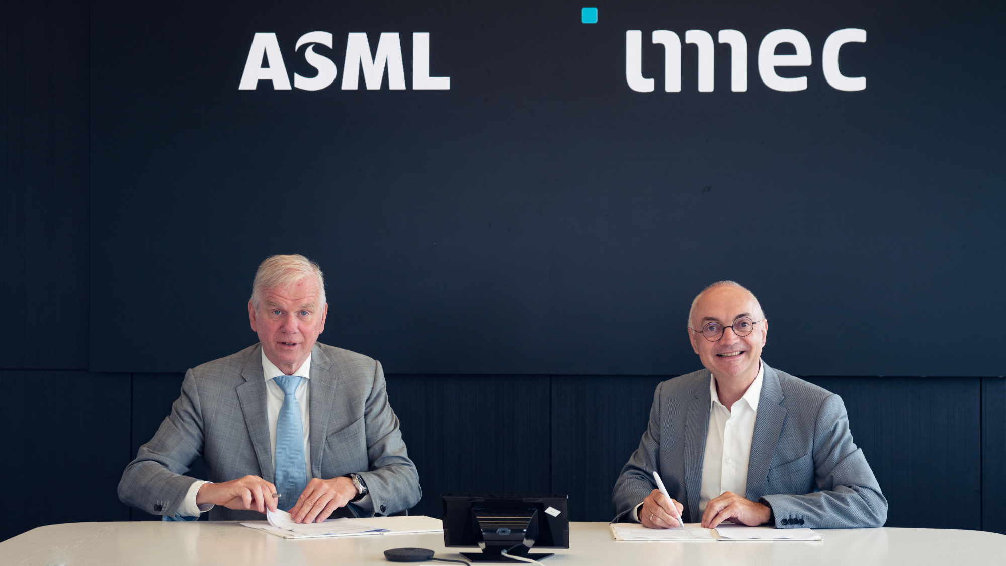 Imec and ASML sign MoU | imec