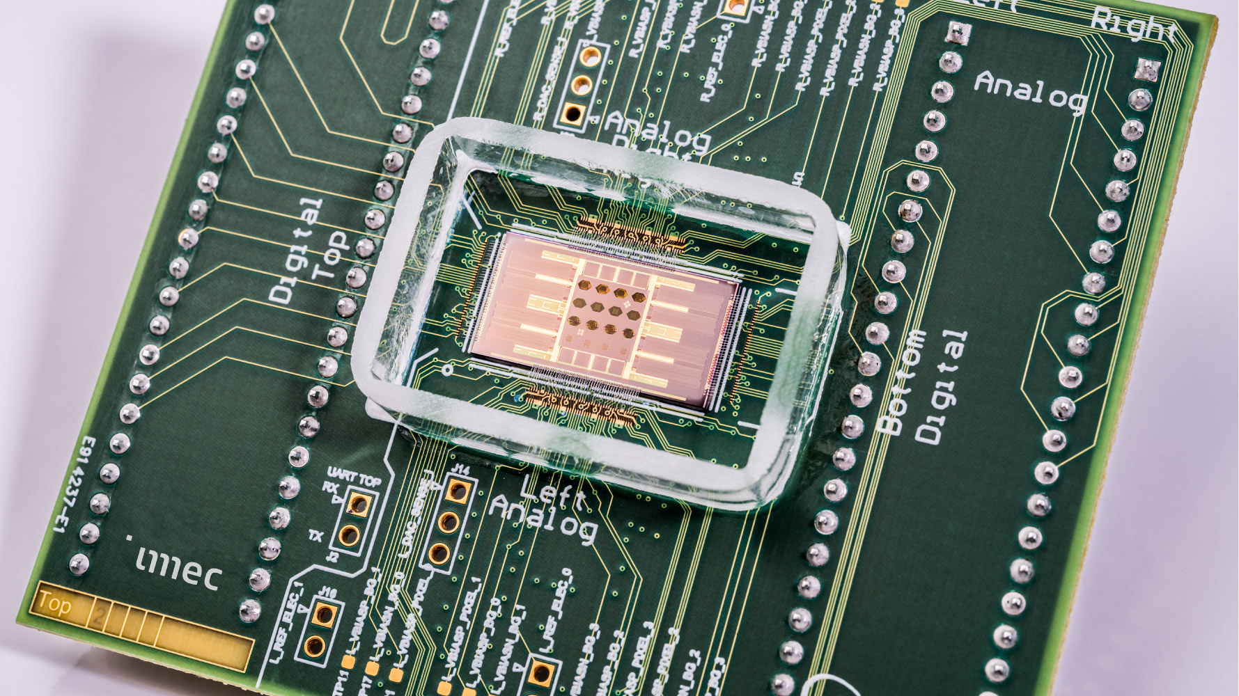 CMOS MEA for high-throughput, multi-modal cell interfacing | imec